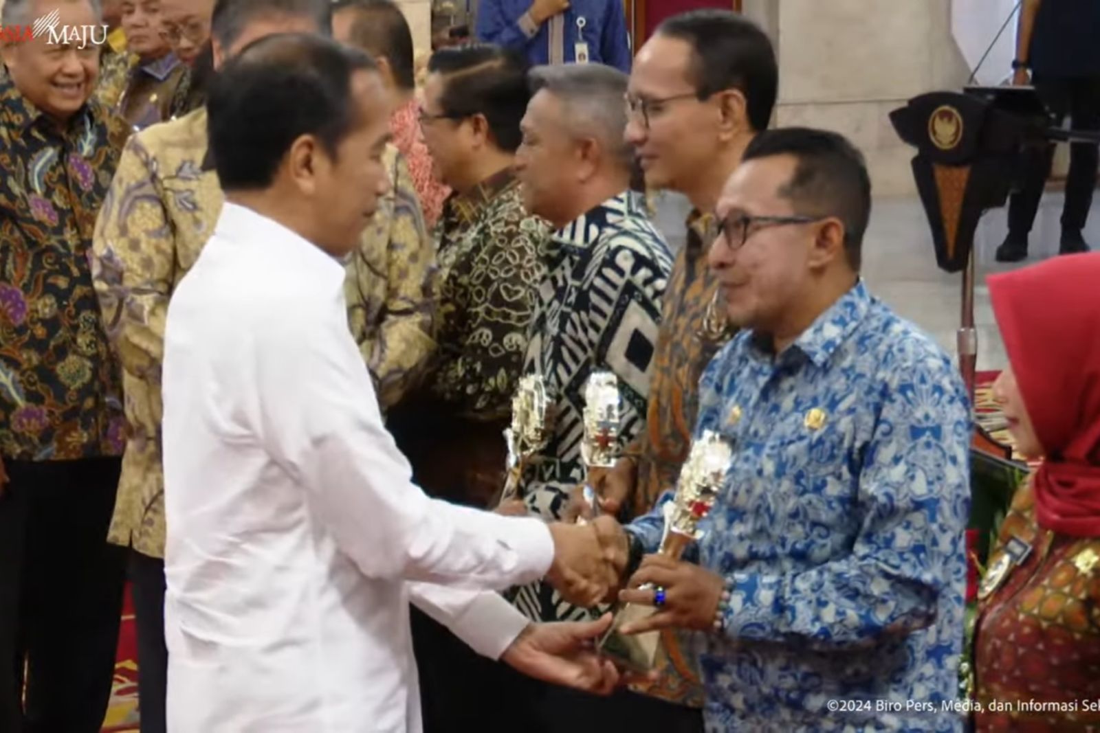 Jadikan TPID Terbaik di Wilayah Sumatera, Eka Putra Terima penghargaan Dari Presiden RI - Kabar ...