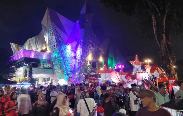 Pawai Telong-Telong Bertema Perjuangan Jadi Penutup Puncak Festival ...